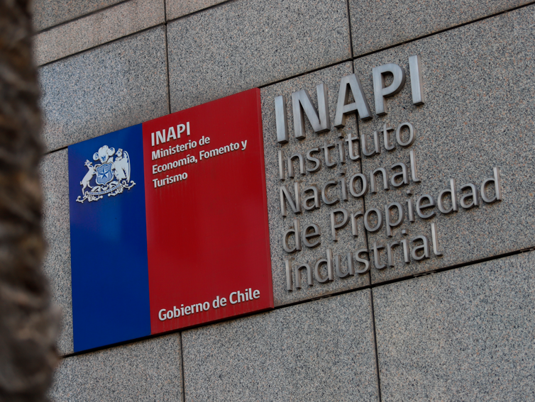 INAPI implementa gratuidad en la descarga de títulos de registro de marcas